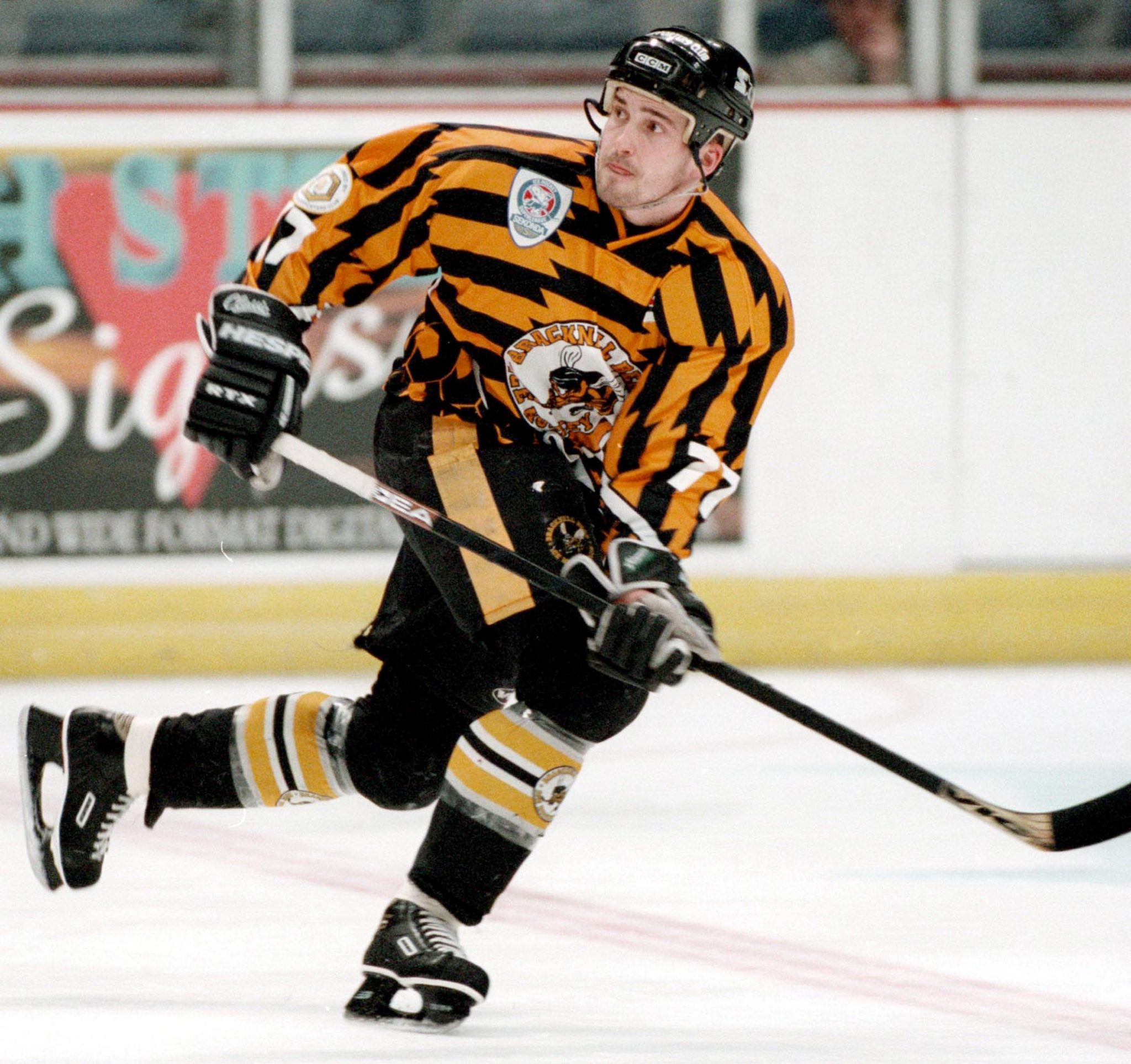 Old Time Hockey UK - The Puck Drops Now!